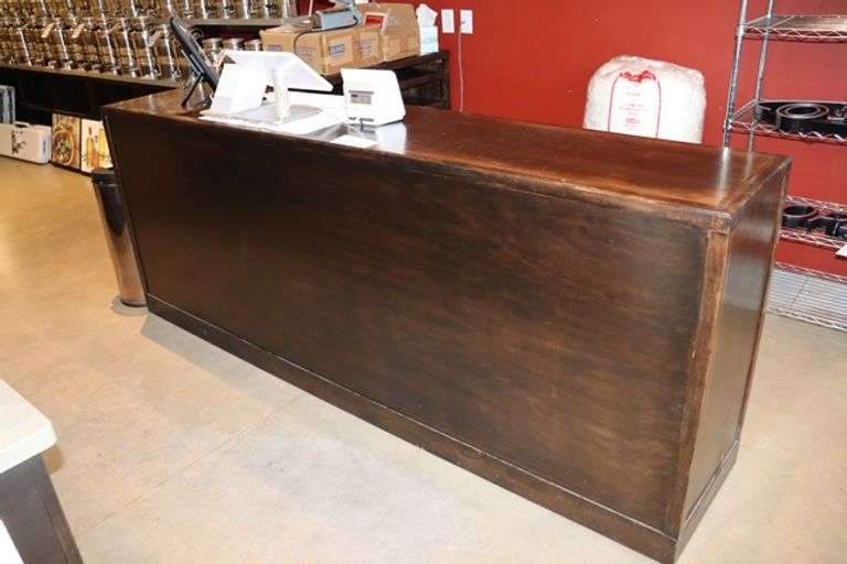 6' x 8' L-Shape front register counter - Backes Commercial Auctioneers