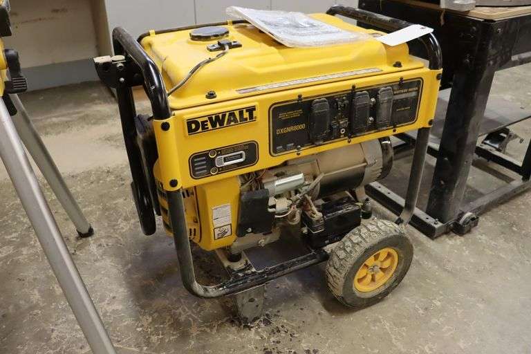 DeWalt DXGNR8000 - 8000 watt portable gas generator - Backes Commercial ...