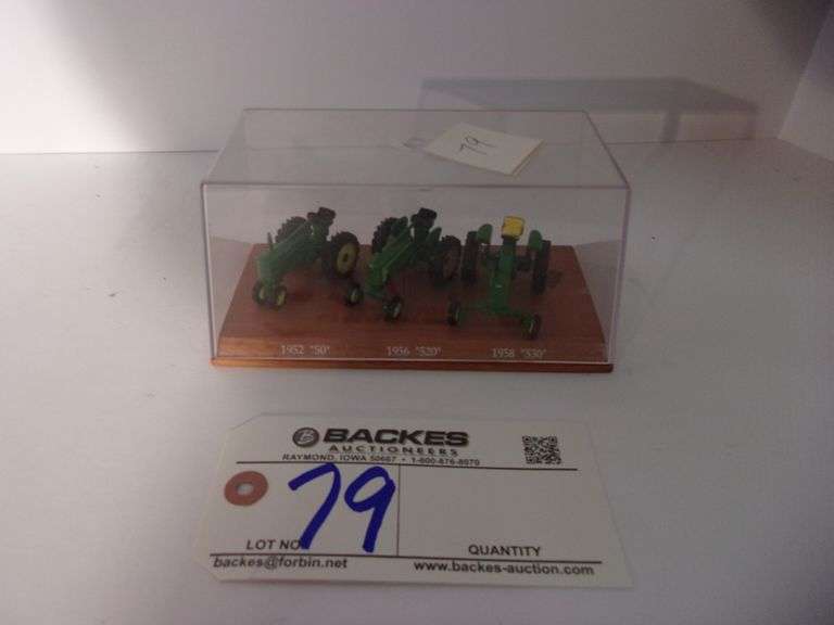 John Deere 3 small miniatures in case - Backes Commercial Auctioneers