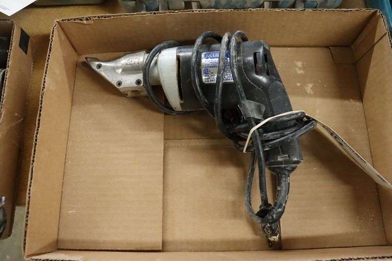 Kett K-100 power hand shear - Backes Commercial Auctioneers