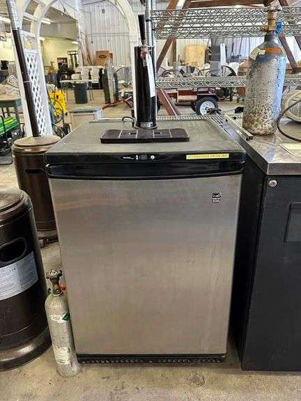 Danby DKC645BLS portable keg cooler tap box - Backes Commercial Auctioneers