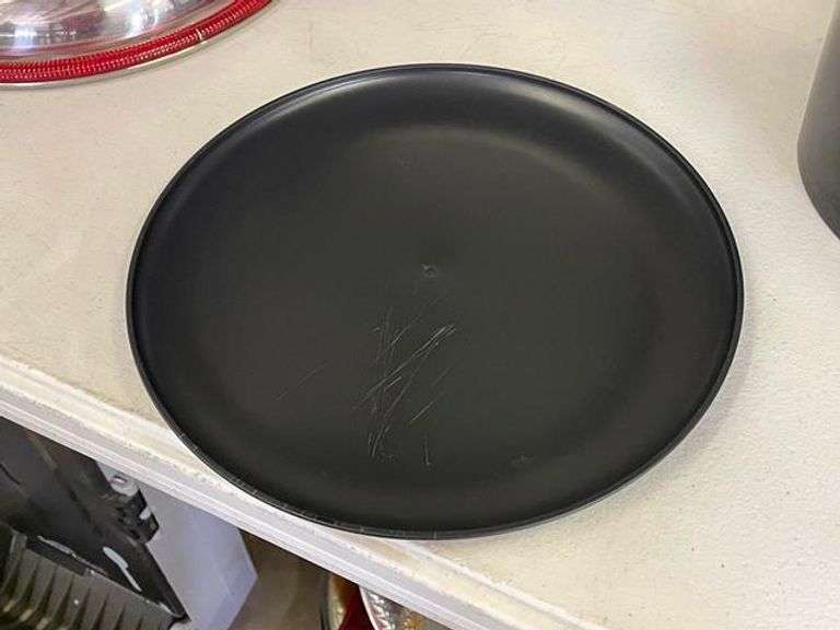 Times 50 - Room Essentials 10" plastic black plates - Backes Commercial ...