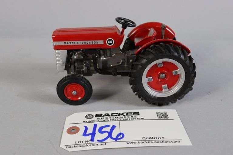 National Farm Machinery Show 1992 - die cast Ertl Massey Ferguson 135 ...