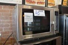 Menumaster RFS12TSW microwave - Backes Commercial Auctioneers