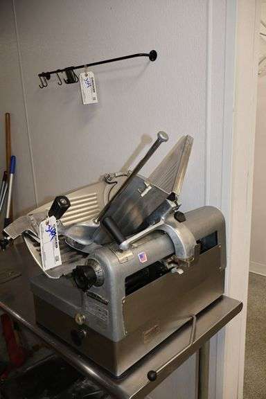 Hobart 1712RE counter top 12" automatic meat slicer - needs chain for ...