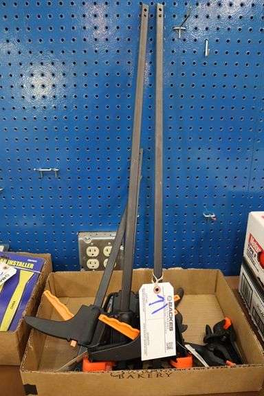 Box flat to go - Assorted clamps - Backes Commercial Auctioneers