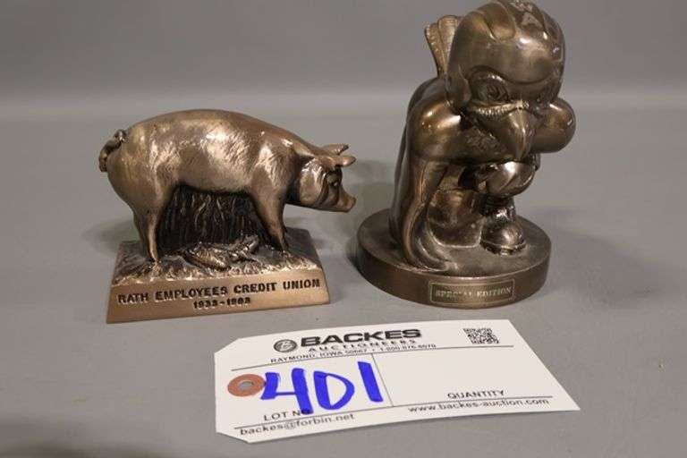Pair to go - Raths employee credit union pig bank & Iowa Hawkeyes bank ...
