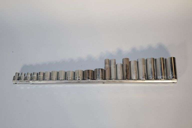 Rail of Craftsman 3/8" drive standard 12 point sockets - Backes ...