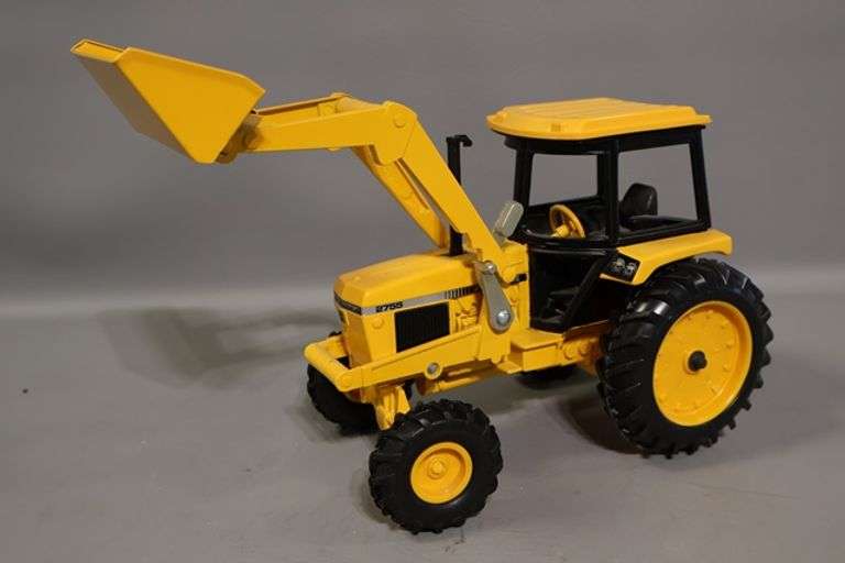 1/16 Scale? John Deere construction 2755 tractor w/ loader - no box ...
