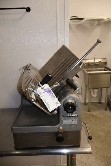 Hobart 1712RE counter top 12" automatic meat slicer - needs chain for ...