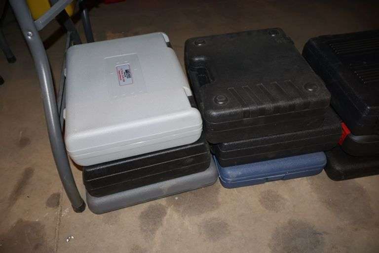 All to go - Assorted empty tool boxes - Backes Commercial Auctioneers
