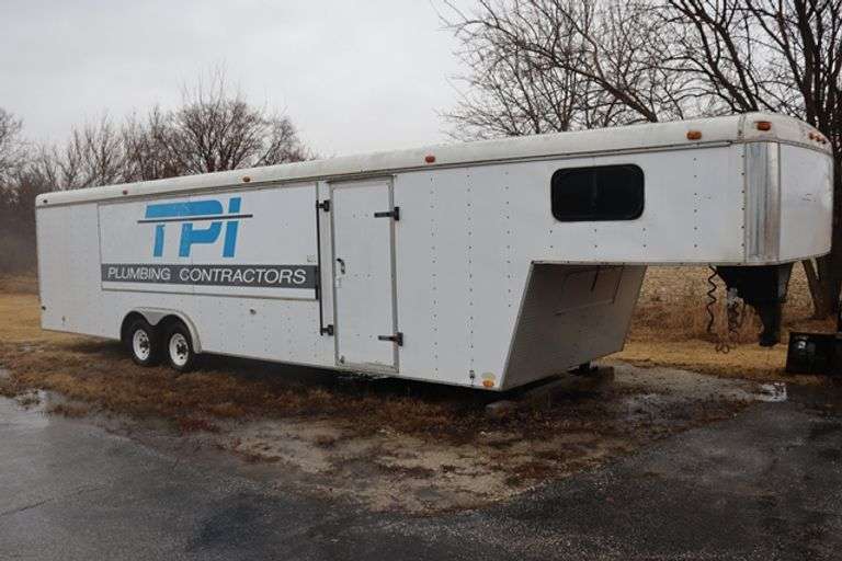 1998 United Express line 35' Gooseneck tandem axle jobsite trailer w ...