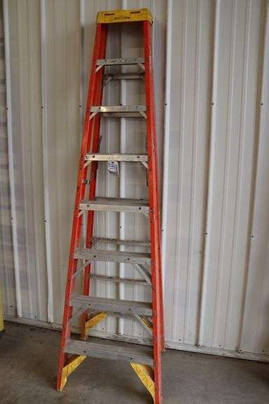 Werner 8' red fiberglass step ladder - only buying 1 ladder - picture ...