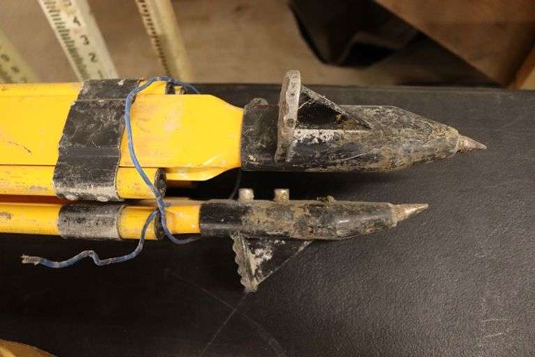 Tri-Pod transit stand - Backes Commercial Auctioneers