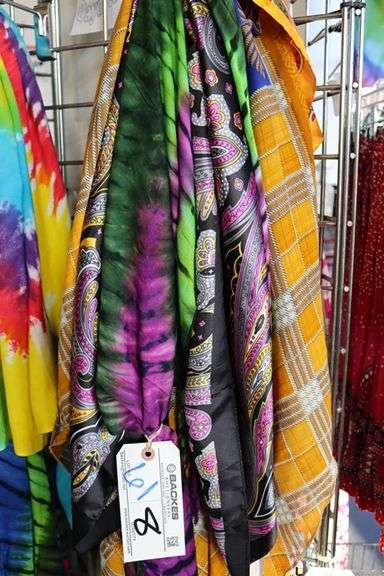 All to go - 8 assorted scarves - Backes Commercial Auctioneers