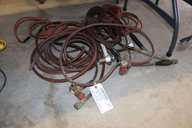 All to go - Acetylene torch hoses - Backes Commercial Auctioneers