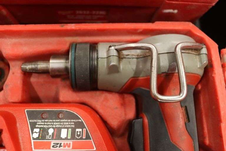 Milwaukee 2432-20 battery operated M12 pex expansion tool with 2 ...