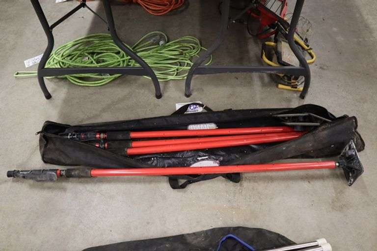 Set of 4 - 3rd hand adjustable poles with carrying bag - Backes ...