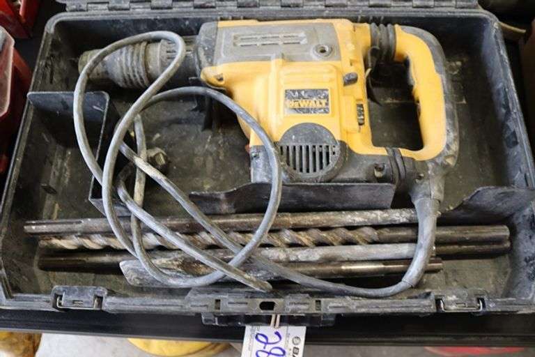 DeWalt D25602 electric CTC rotary hammer drill with case - Backes ...