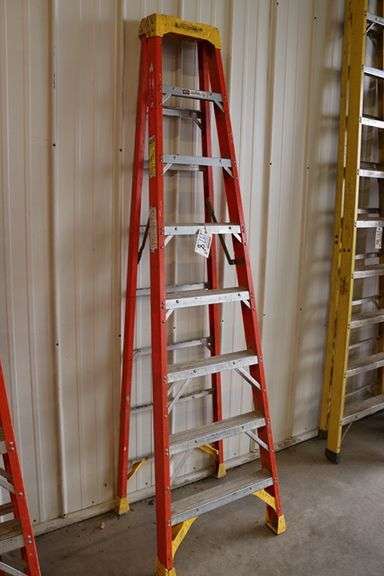 Werner 8' red fiberglass step ladder - only buying 1 ladder - picture ...