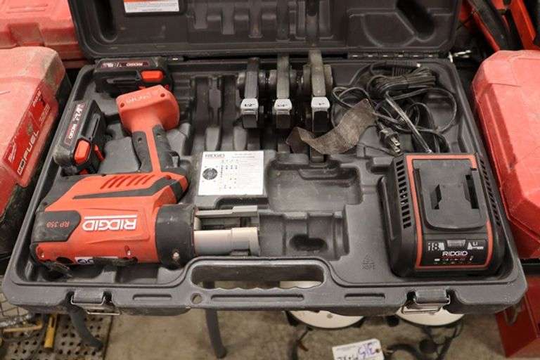 Ridgid RP350 battery operated press tool with 3 jaws, 2 batteries ...