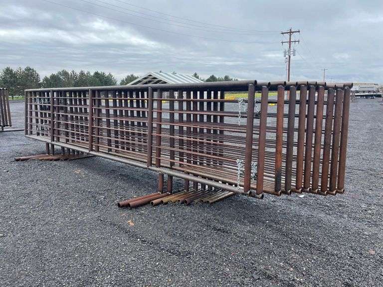 Free Standing Panels - Booker Auction Company