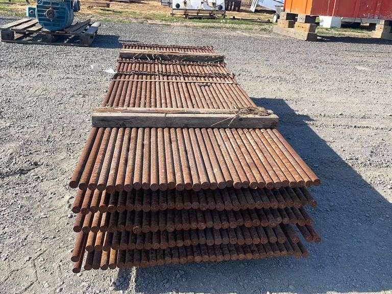 Sucker Rod Fence Posts - Booker Auction Company