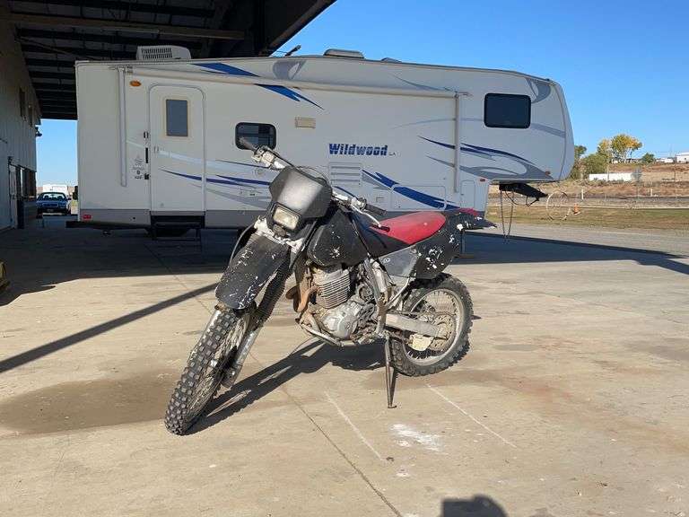 1998 Honda XR400R Dirt Bike - Booker Auction Company