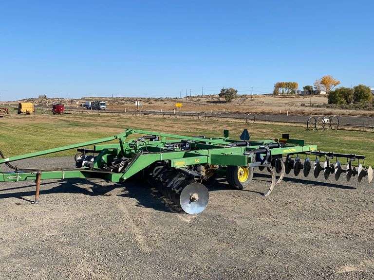 John Deere 512 Disc Ripper - Booker Auction Company