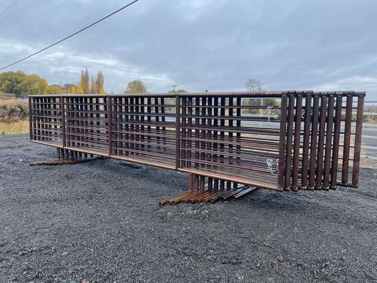 Free Standing Panels - Booker Auction Company