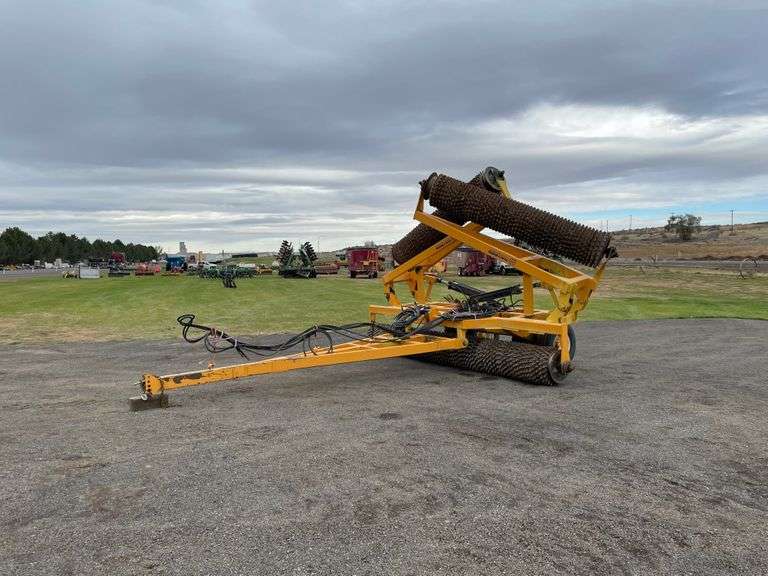 Porter's Welding 32’ Packer - Booker Auction Company