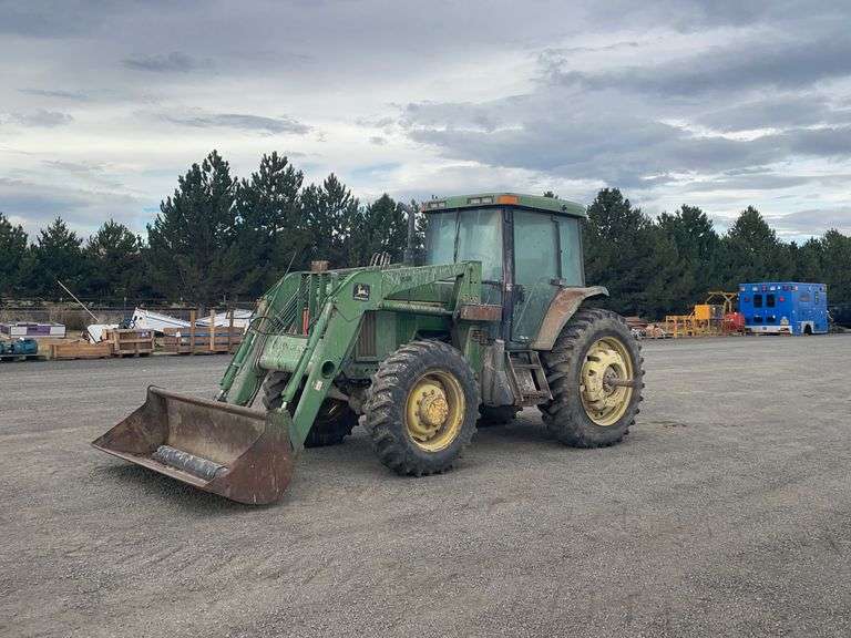 1994 John Deere 7200 Tractor - Booker Auction Company