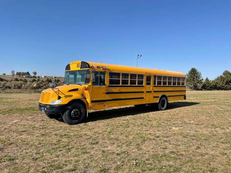 2005 IC PB105 School Bus - Booker Auction Company