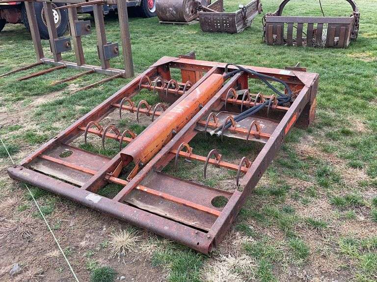 Farmhand 8 Bale Grapple - Booker Auction Company