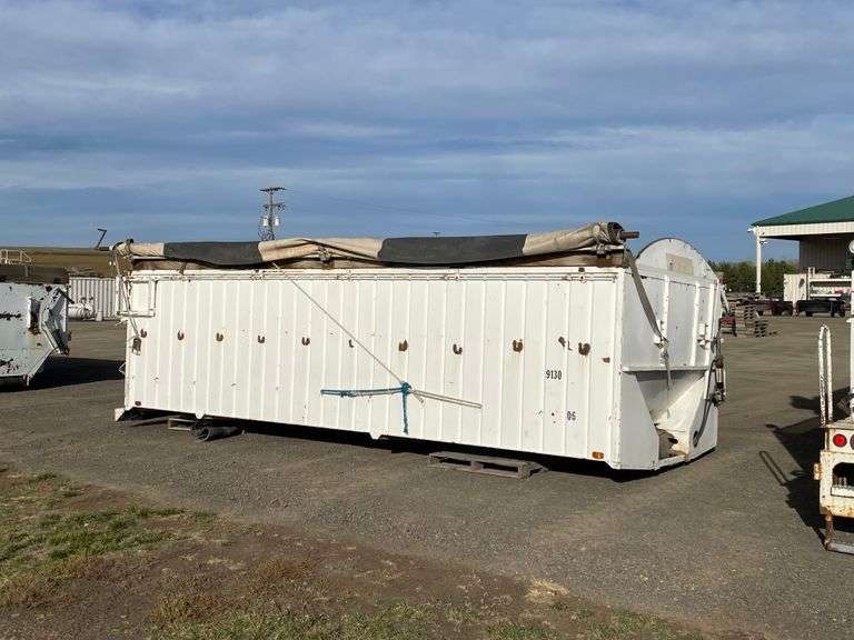Spudnik 20' Self Unloading Bed - Booker Auction Company