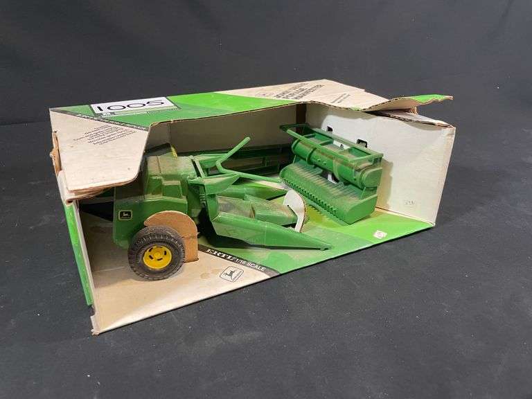 John Deere Toy Forage Harvester - Booker Auction Company