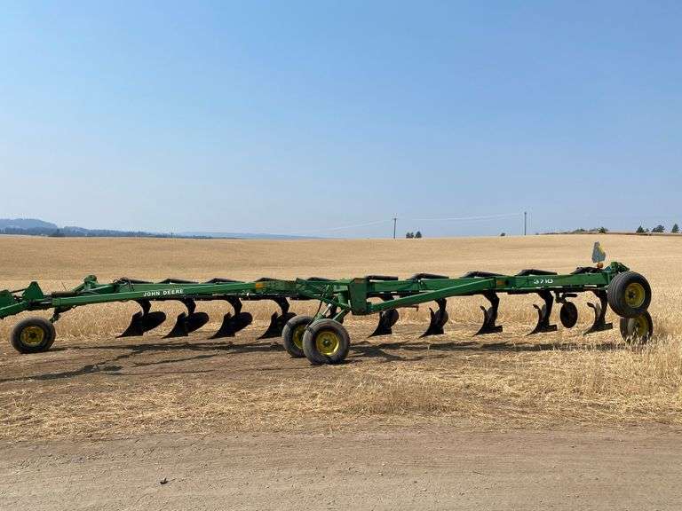 1994 John Deere 3710 Plow - Booker Auction Company