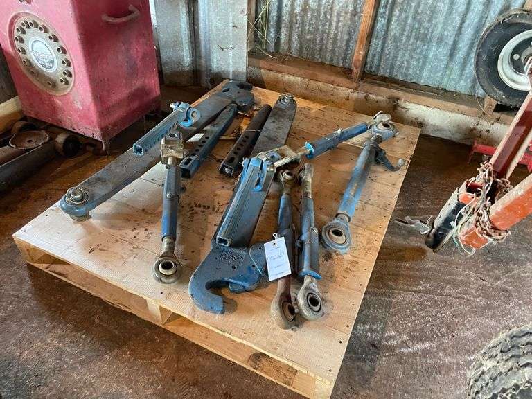 New Holland 3 Point Arms - Booker Auction Company