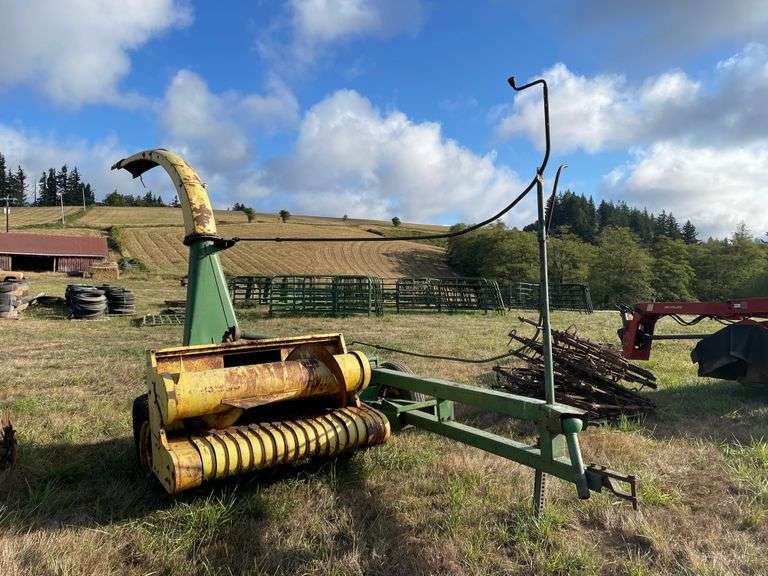 John Deere 34 Chopper - Booker Auction Company