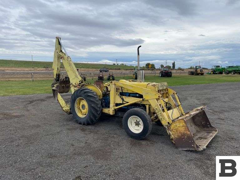 Ford 3400 Loader Tractor and Backhoe - Booker Auction Company