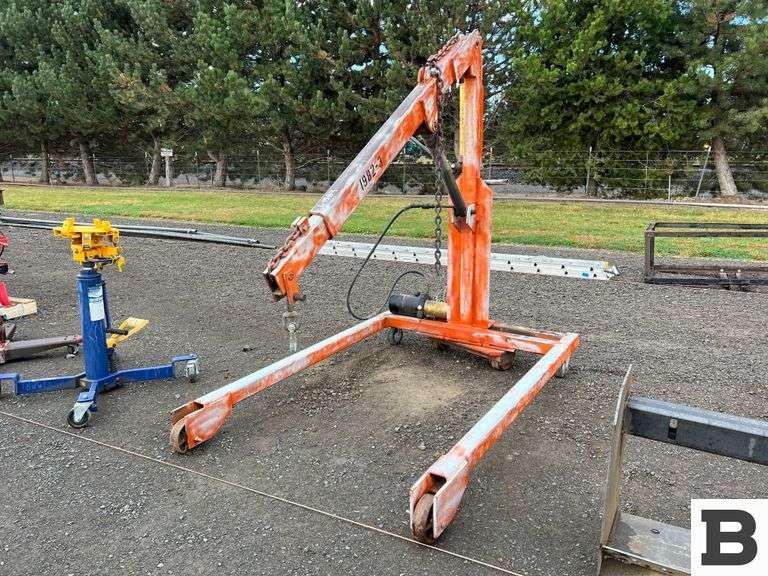 Hydraulic Cherry Picker - Booker Auction Company
