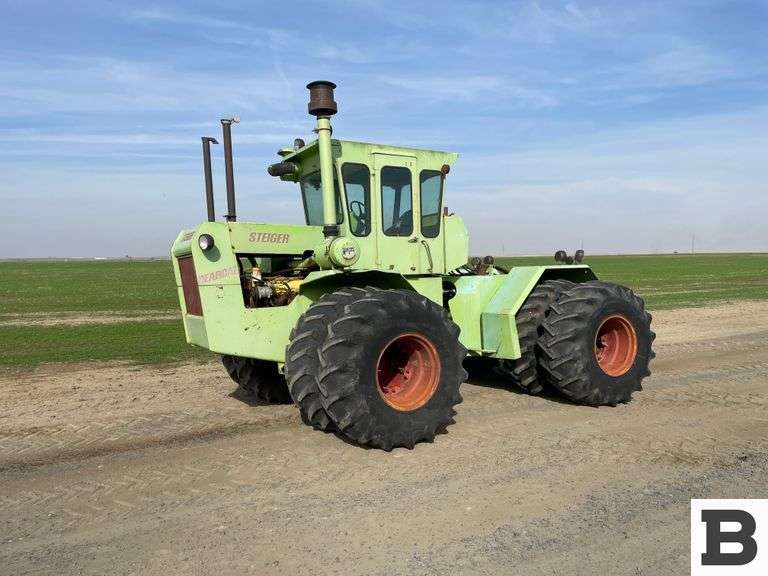 1972 Steiger Bearcat Tractor - Booker Auction Company
