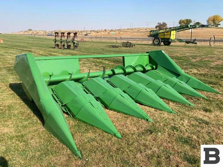 John Deere 6 Row Corn Header - Booker Auction Company