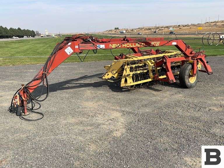 New Holland 216 Hay Rake - Booker Auction Company