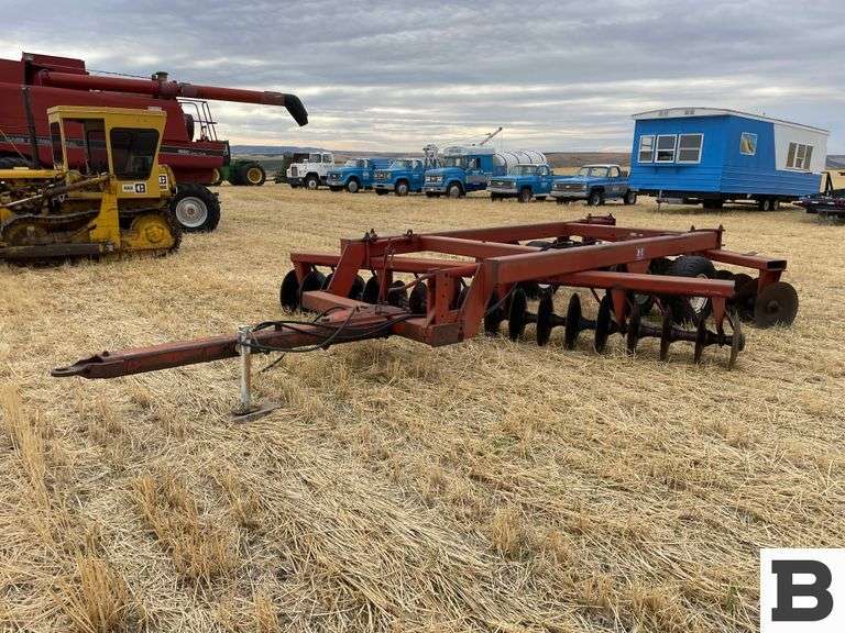 International 770 Offset Disc - Booker Auction Company