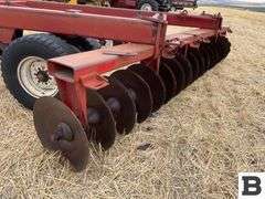 International 770 Offset Disc - Booker Auction Company