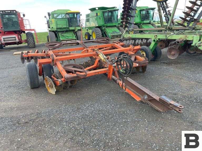 Allis Chalmers Disc - Booker Auction Company