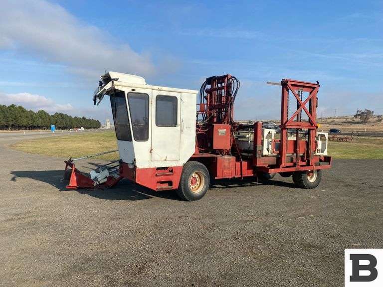 Freeman 6000 Bale Wagon - Booker Auction Company