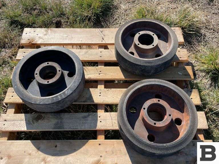 JD 8400T Narrow Boogie Wheels - Booker Auction Company