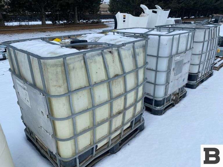 275 Gallon Shuttle Tanks - Booker Auction Company